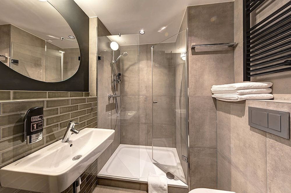 Schulz Hotel Berlin Wall at the East Side Gallery in Berlin bei ...