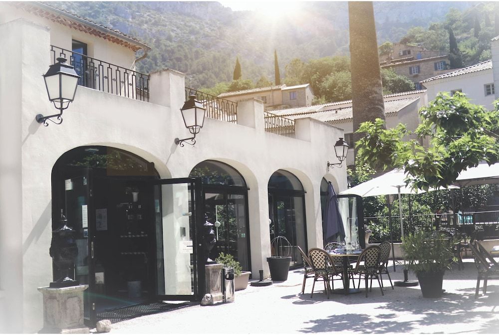 Logis Hôtel Restaurant du Parc in Fontaine-de-Vaucluse - alle Deals